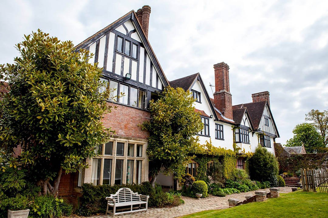 Study School Frewen College England - PeyvandUK