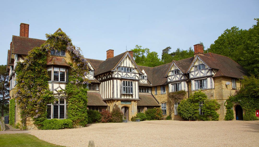 Study School Hurtwood House England - PeyvandUK