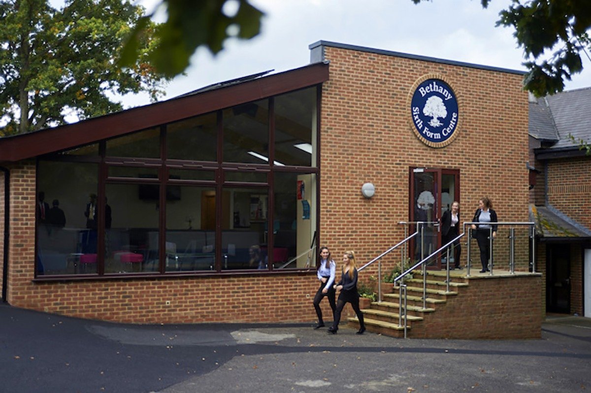 Study School Bethany England - PeyvandUK